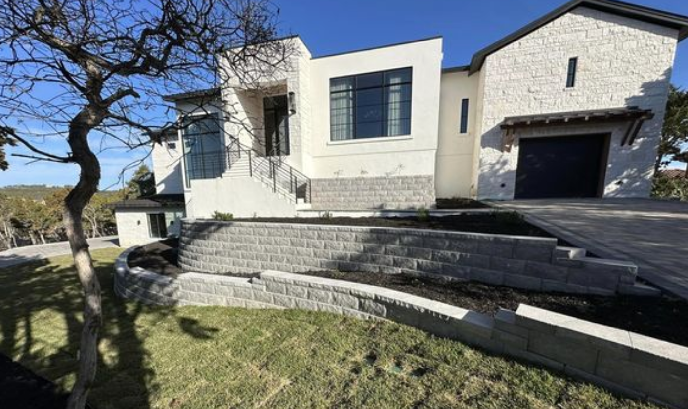 Retaining Wall Installation - Signature Pavers